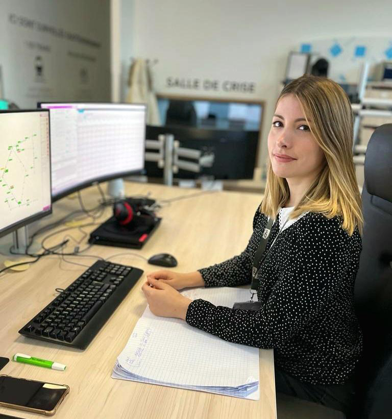 Community Manager : un poste présenté par Anna sur la ligne R